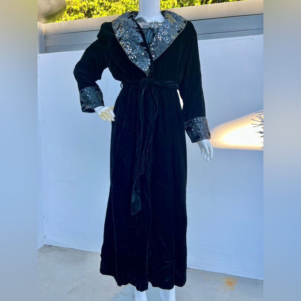 80s/90s Sequin Embroidered Black Velvet Robe - Gem